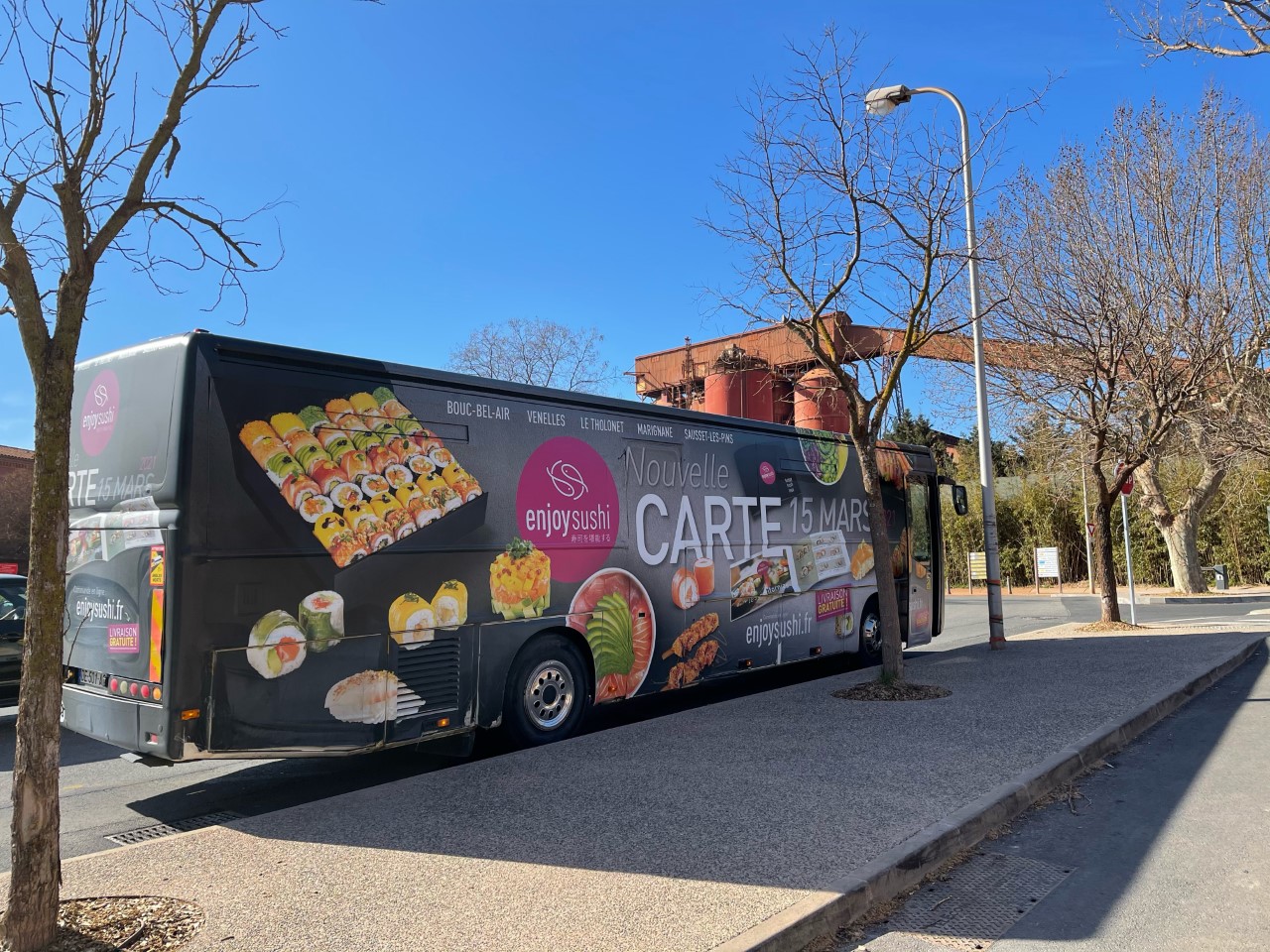 Un bus en total covering pour Enjoy Sushis - CI Media - Régie ...
